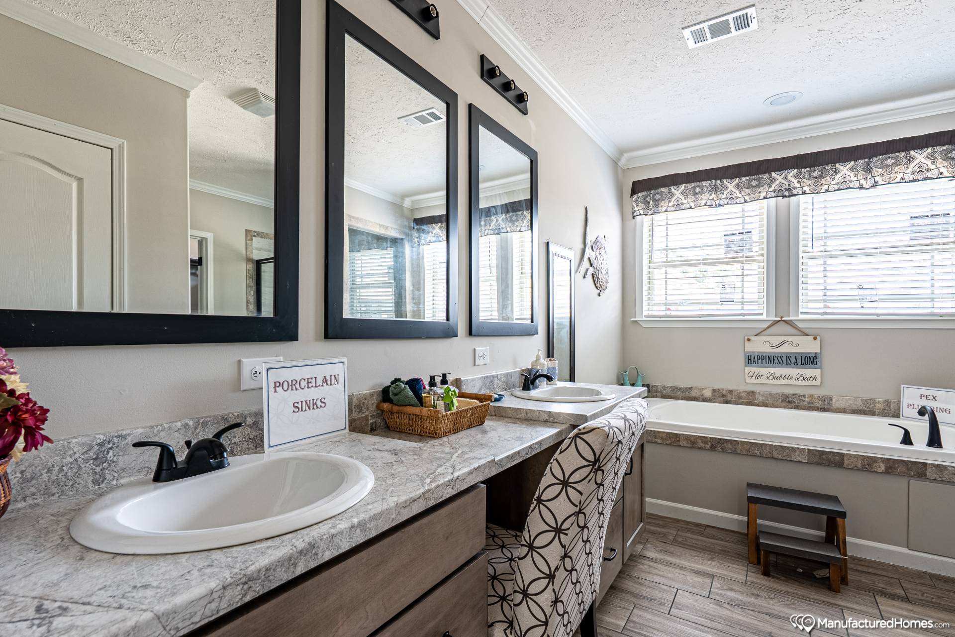 Signature Series Belle Maison DVHBSS-8410 by Deer Valley Homebuilders - Country Comfort Homes